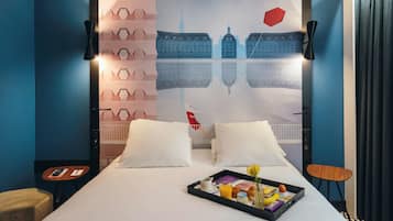 Quarto Superior, 1 cama de casal | Cofre com capacidade para portátil, secretária