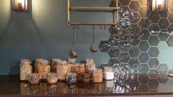 Pequeno-almoço tipo buffet aos fins de semana (21 EUR por pessoa)