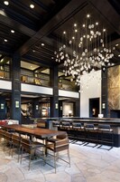 Este bar no lobby do hotel 