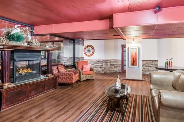 Howard Johnson Plaza Hotel By Wyndham Ocean City Oceanfront - Ocean City, MD