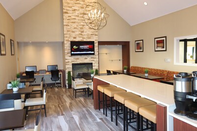 Hawthorn Suites by Wyndham Detroit Southfield