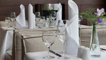 Café da manhã com buffet diário (EUR 20 por pessoa)