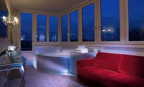 Suite Executiva, 1 cama king-size, terraço | Roupa de alta qualidade, edredões de penas, minibar, cofre no quarto 