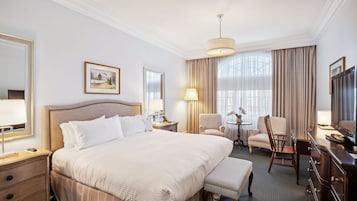 Quarto de Luxo, 1 cama king-size | Lençóis italianos Frette, roupa de alta qualidade, edredões de penas