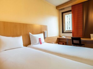 Quarto Standard, 2 camas individuais | Secretária, quartos insonorizados, berços/camas para crianças grátis 