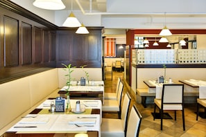 Café da manhã, almoço e jantar