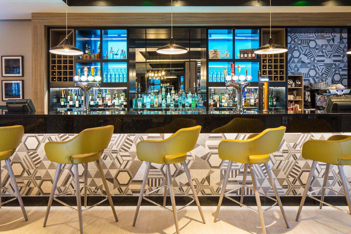 Leonardo Hotel Belfast - Formerly Jurys Inn Reviews, Deals & Photos ...