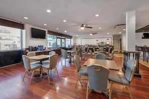 Pequeno-almoço tipo buffet diário incluído