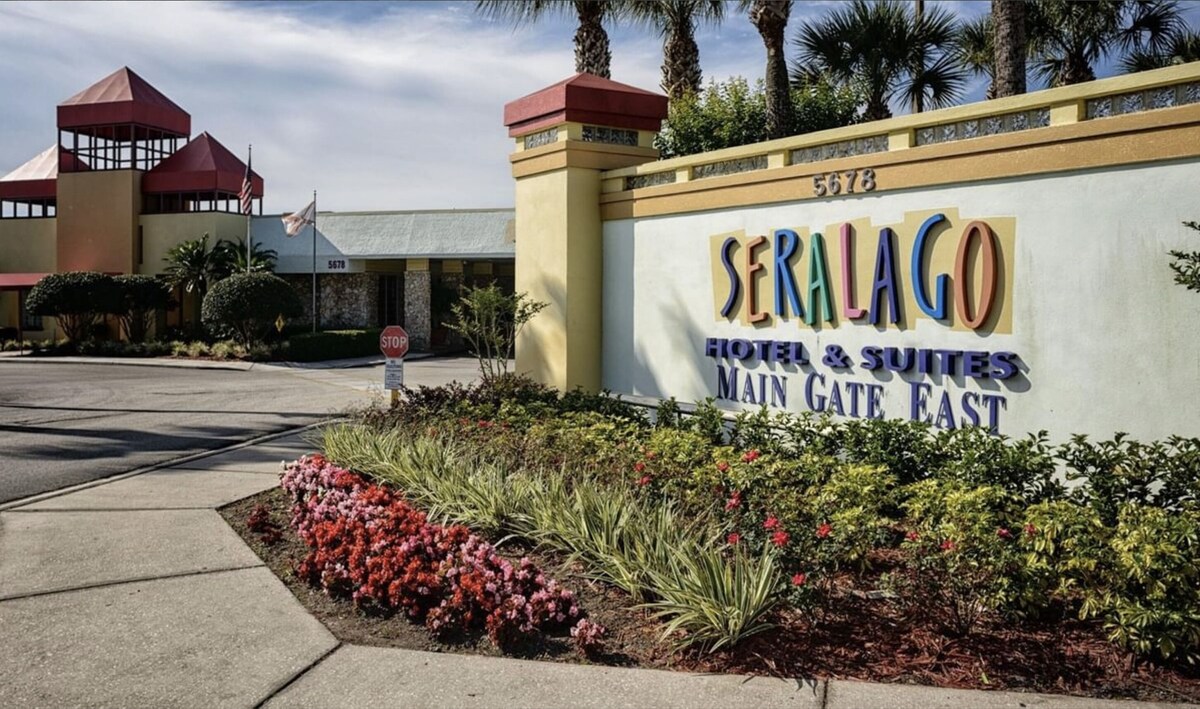 Seralago Hotel & Suites Main Gate East Reviews, Deals & Photos 2023 ...