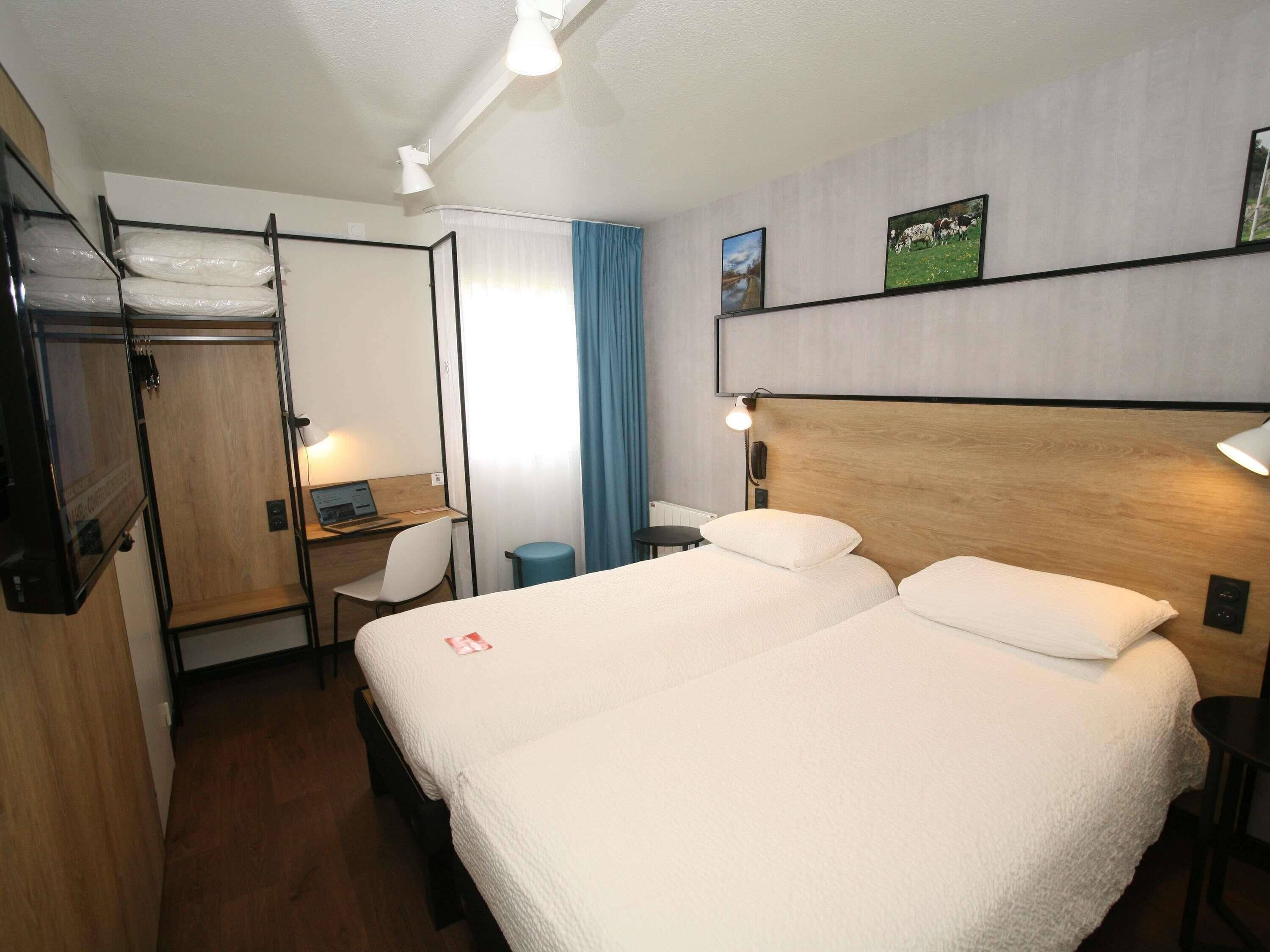 Quarto Standard, 2 camas individuais | Roupa de alta qualidade, cofre no quarto, secretária 