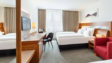 Quarto Familiar | 1 quarto, minibar, cofre no quarto, secretária