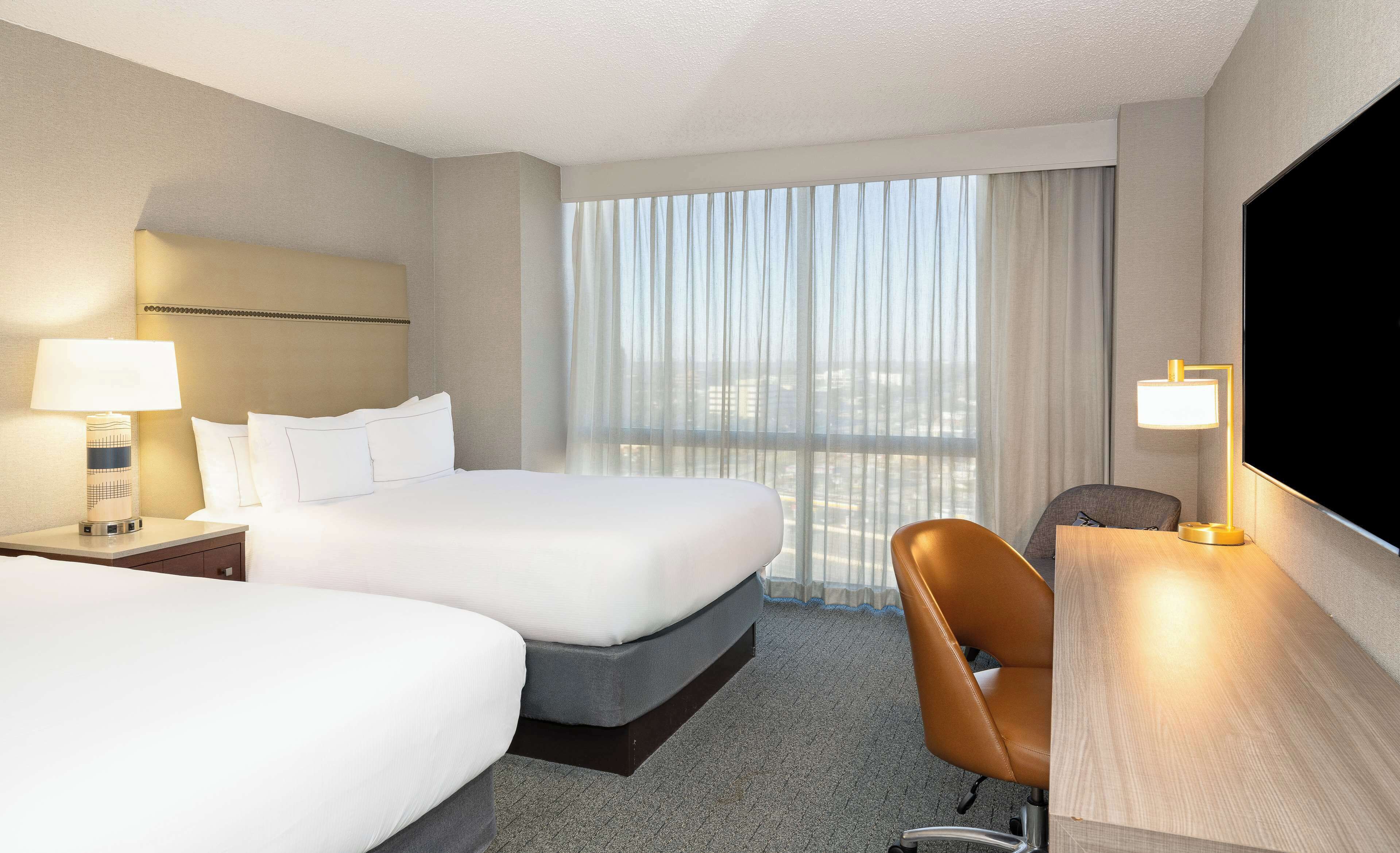 Quarto, 2 camas Queen | Roupas de cama premium, camas com colchões pillow-top