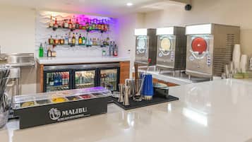 Bar à beira da piscina