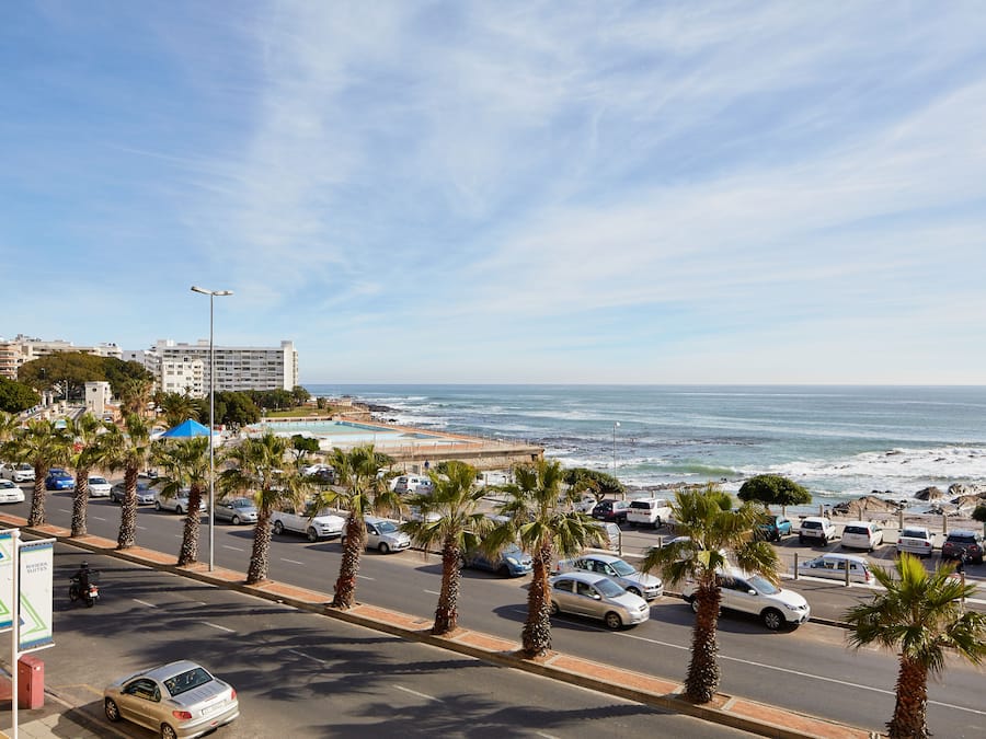 Perto da praia, areia branca