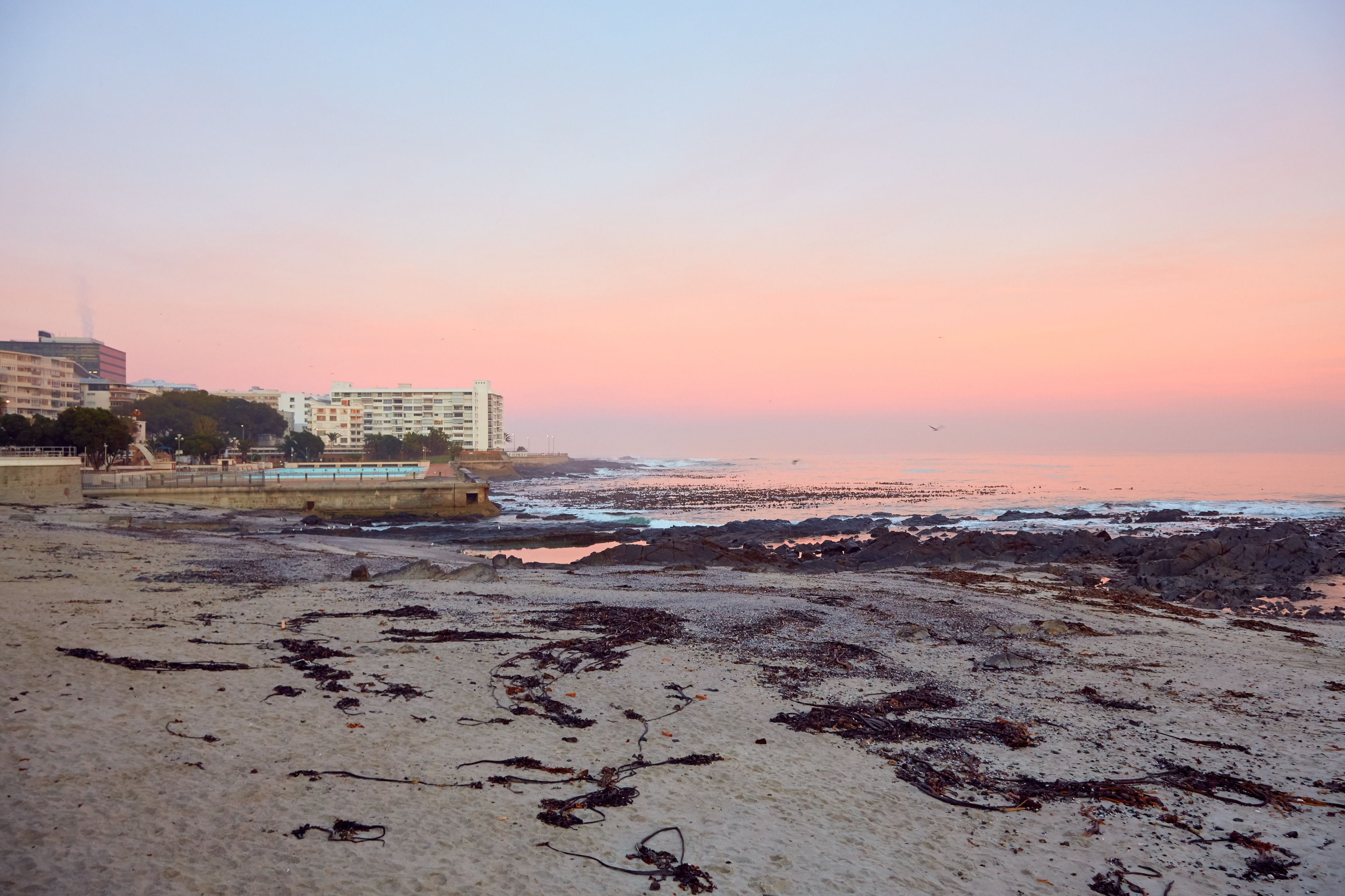 Perto da praia, praia de areia branca 