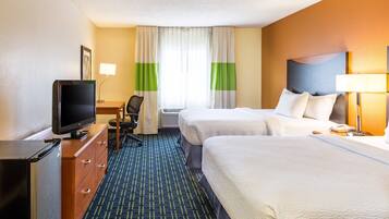 Quarto, 2 camas queen-size, não fumadores | Roupa de alta qualidade, camas de colchão pillowtop, cofre no quarto