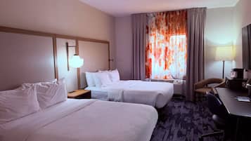 Quarto, 2 camas Queen | Roupas de cama premium, camas com colchões pillow-top