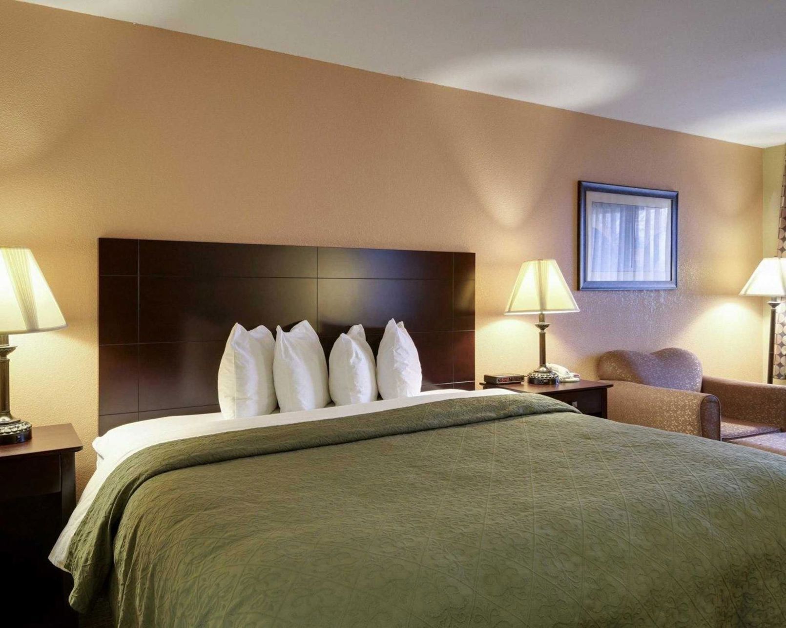 Ferro/tábua de engomar, Wi-fi grátis, roupa de cama fornecida 