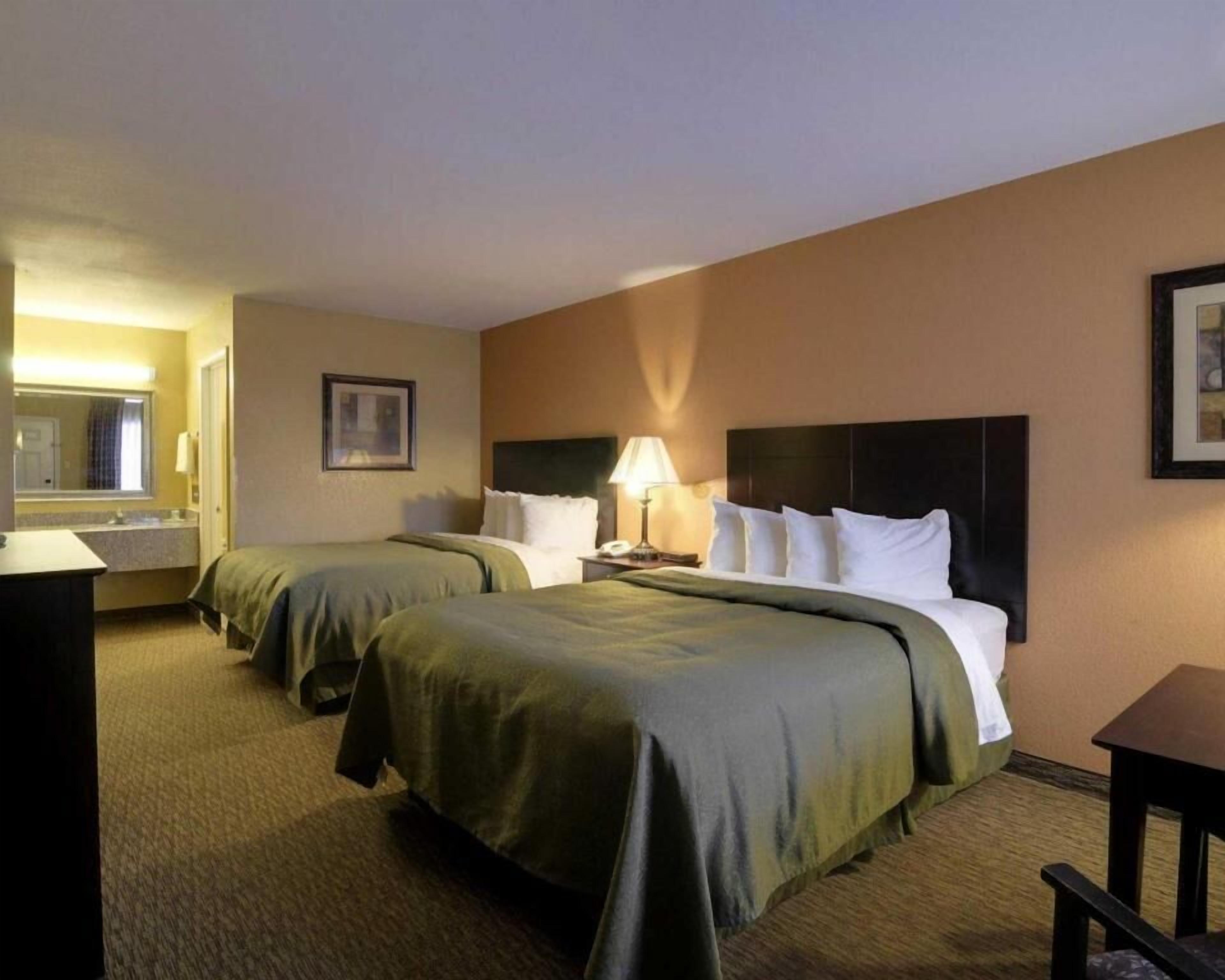 Ferro/tábua de engomar, Wi-fi grátis, roupa de cama fornecida 