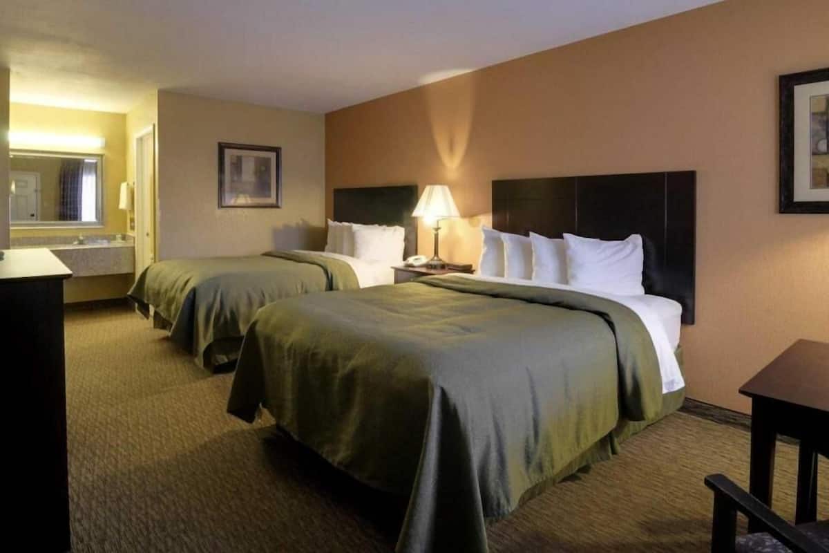 Ferro/tábua de engomar, Wi-fi grátis, roupa de cama fornecida