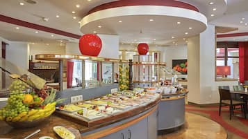 Café da manhã com buffet diário (EUR 17 por pessoa)