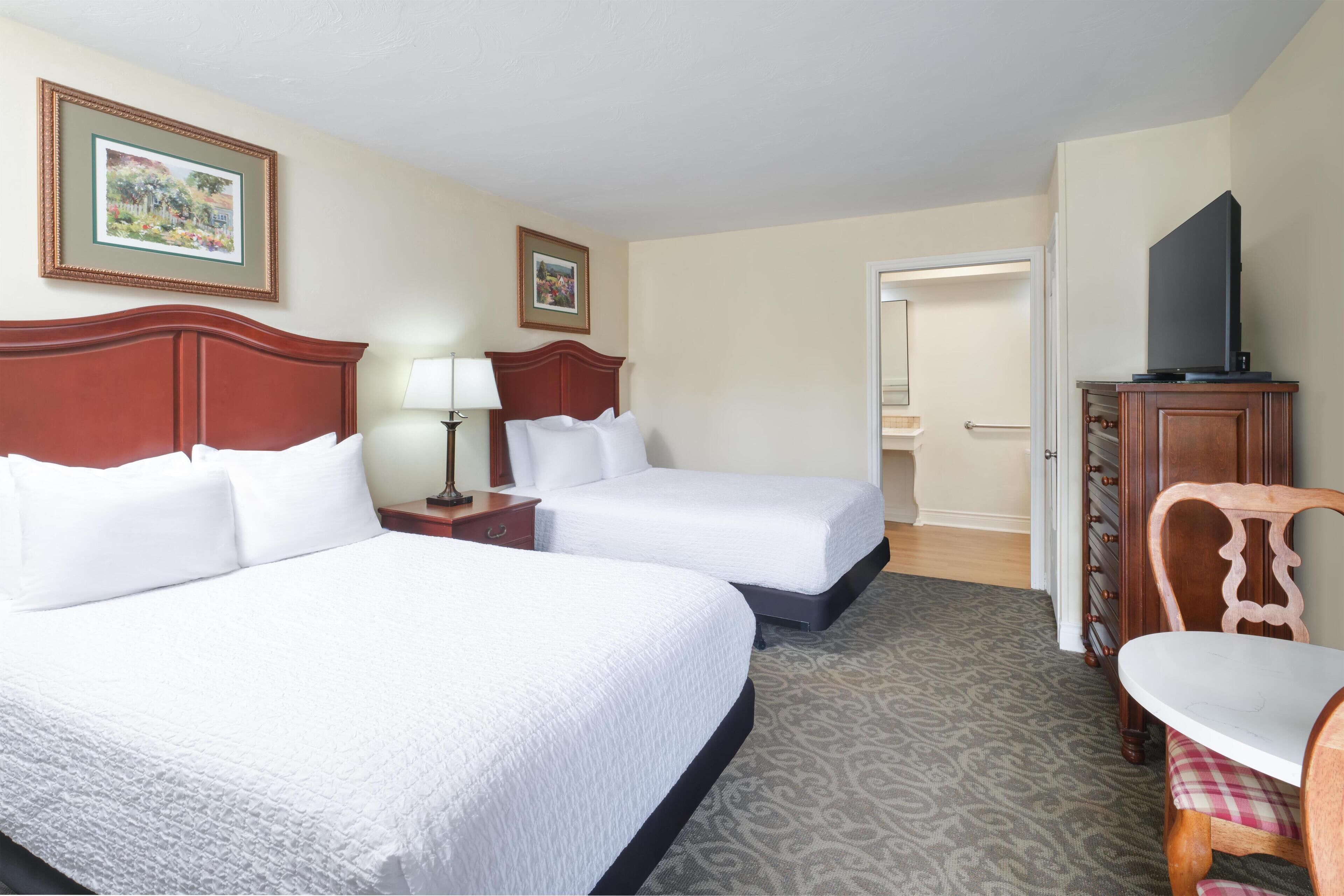 Quarto Standard, 2 camas de casal, acessível, banheira | Ferro/tábua de engomar, Wi-fi grátis, roupa de cama fornecida 