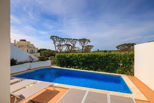 Casa de Férias Superior, 3 quartos, piscina privativa | Secretária adequada para computadores portáteis 