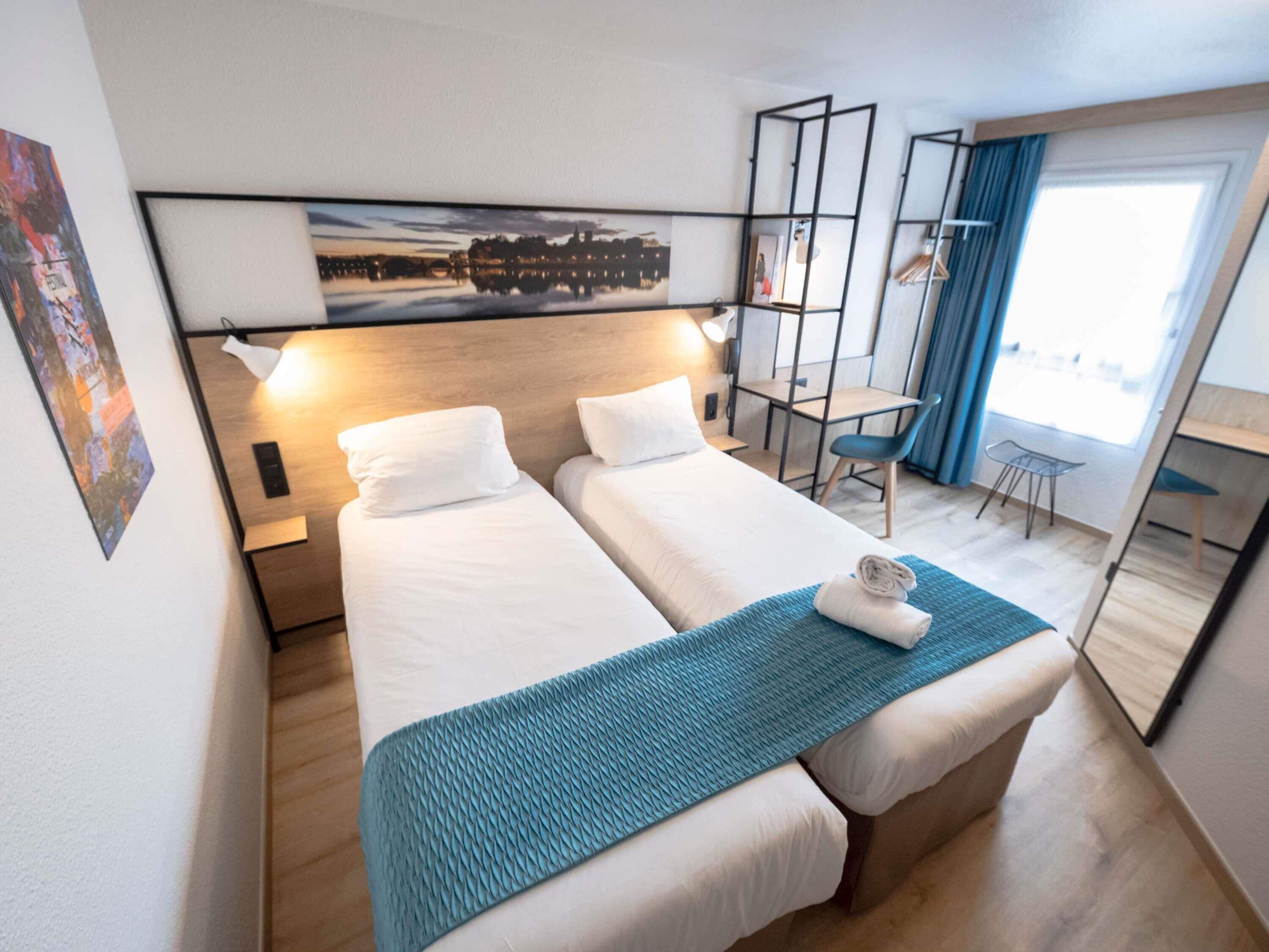 Quarto standard, 2 camas de solteiro | Roupas de cama premium, escrivaninha, espaço de trabalho para notebook