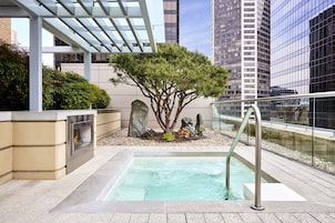 Rosewood Suite | Lençóis italianos Frette, roupas de cama premium, edredons de pluma