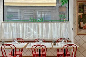 Café da manhã e almoço