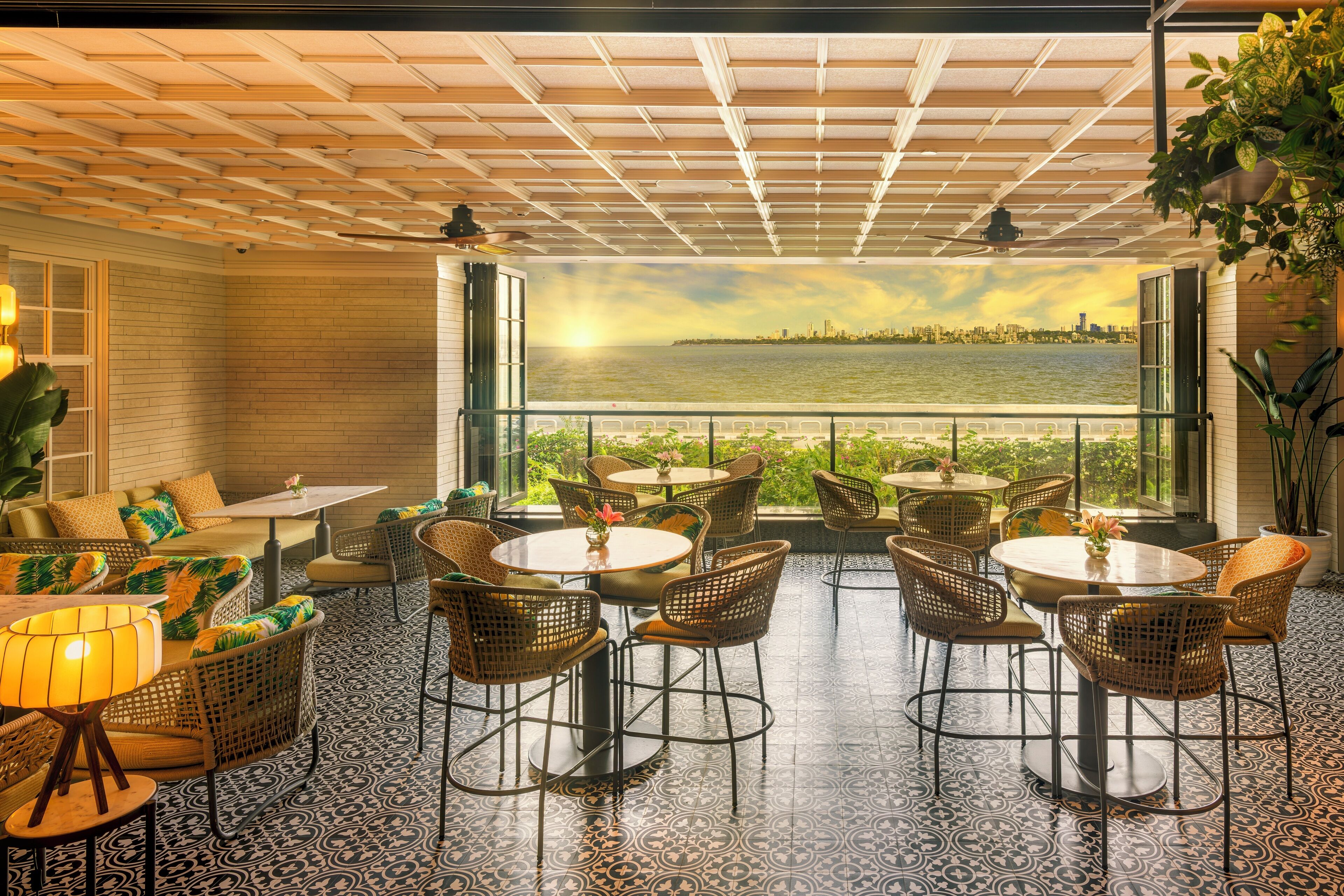 2 restaurantes, café da manhã, culinária asiática