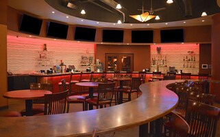 Café da manhã, almoço e jantar; culinária americana 