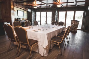 Golden Arrow Lakeside Resort Reviews, Deals & Photos 2024 - AARP Travel ...