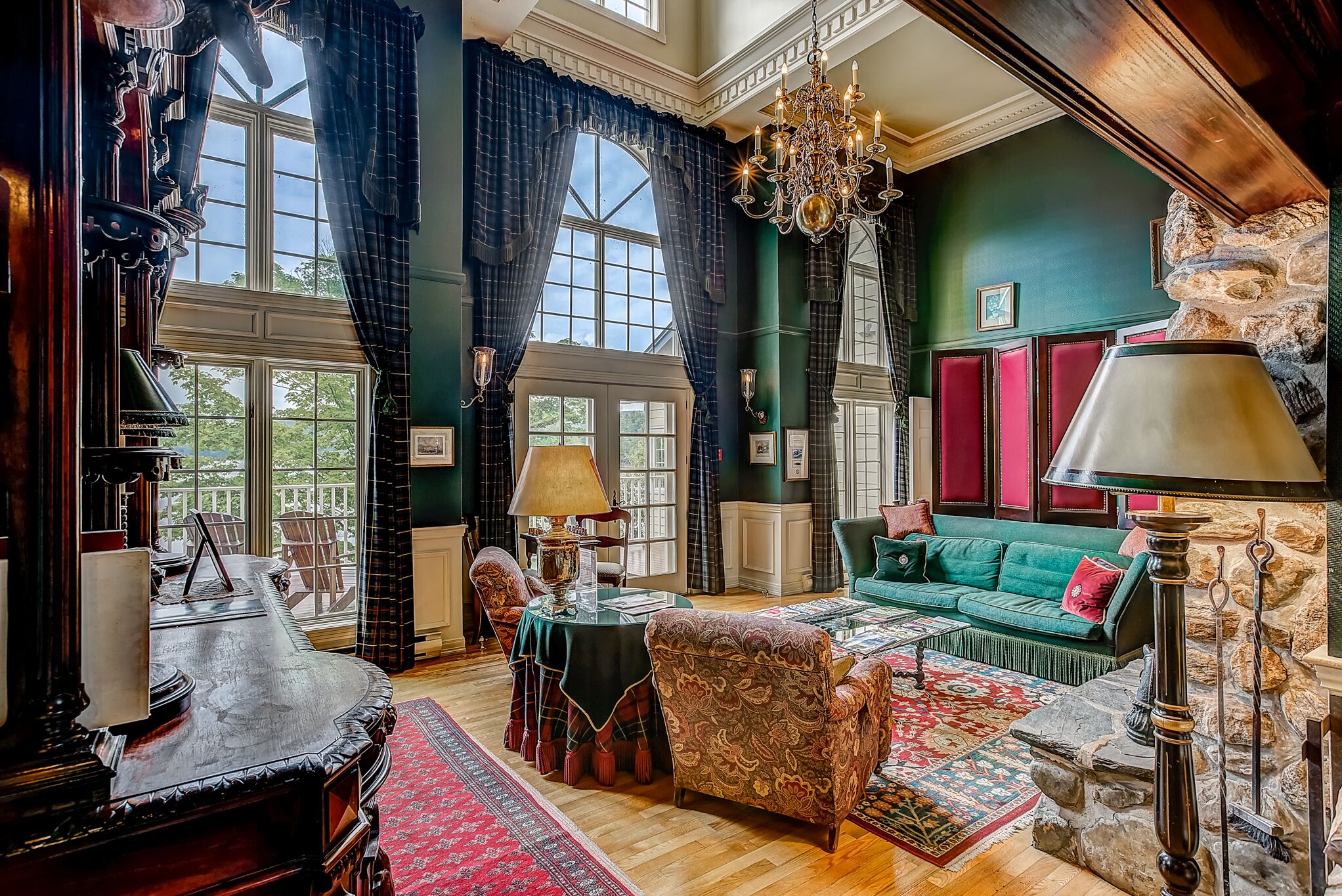 Top 10 Lakefront Hotels In Quebec, Canada - Updated 2024 | Trip101