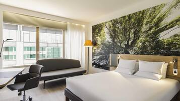 Quarto Premium, 1 cama king-size | Roupa de alta qualidade, cofre no quarto, secretária