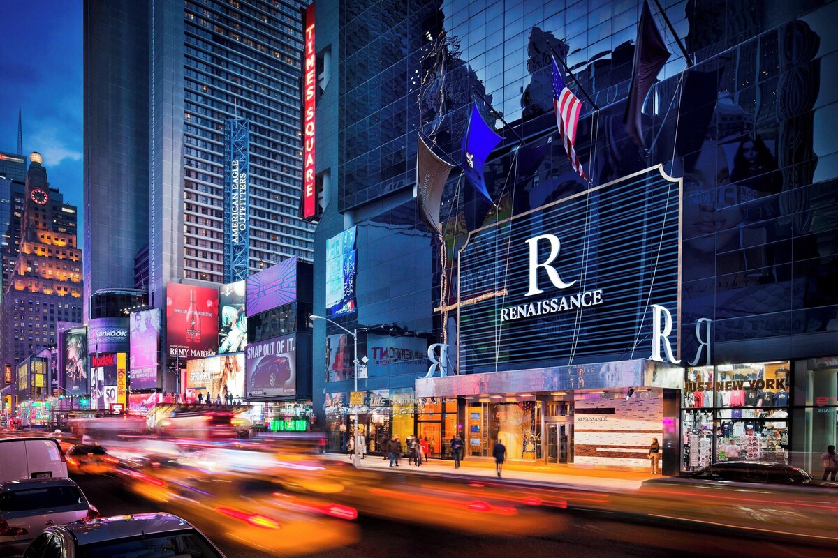 Renaissance New York Times Square Hotel by Marriott Reviews, Deals ...