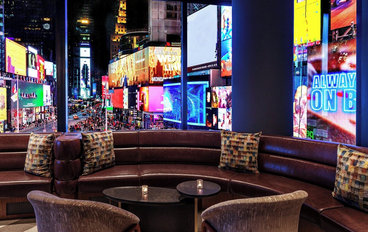 Renaissance New York Times Square Hotel by Marriott Reviews, Deals ...