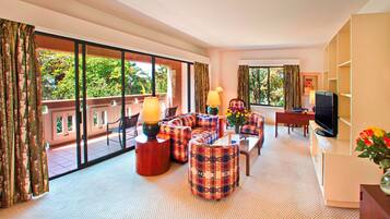 Apartamento, 1 quarto | Frigobar, cofres nos quartos, escrivaninha, cortinas blackout