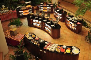 Café da manhã com buffet todos os dias (MYR 25.00 por pessoa)