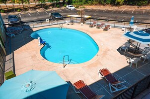Piscina exterior sazonal 