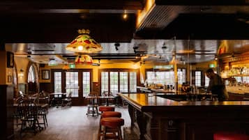 2 restaurantes, café da manhã, culinária italiana