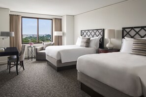 Roupa de alta qualidade, camas de colchão pillowtop, minibar 