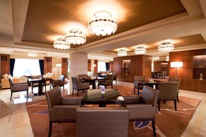 Quarto club, 1 cama King | Lounge | Saguão/lounge
