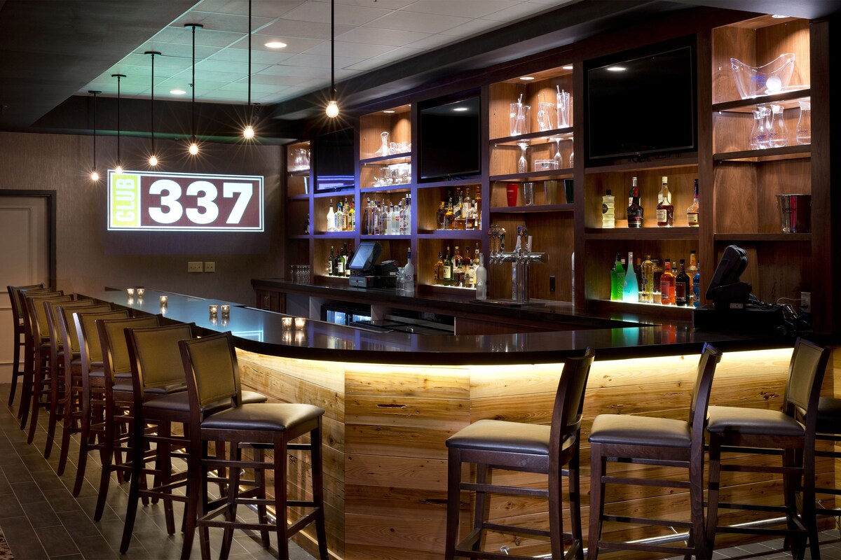 DoubleTree by Hilton Hotel Lafayette Reviews, Deals & Photos 2026 - Expedia