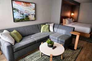 1 quarto, secretária, secretária adequada para computadores portáteis 