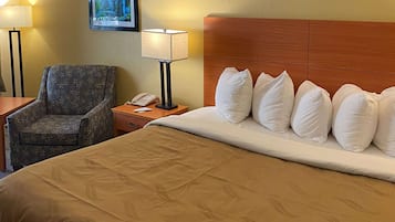 Quarto standard, 1 cama King, para não fumantes | Cofres nos quartos, escrivaninha, ferros/tábuas de passar roupa
