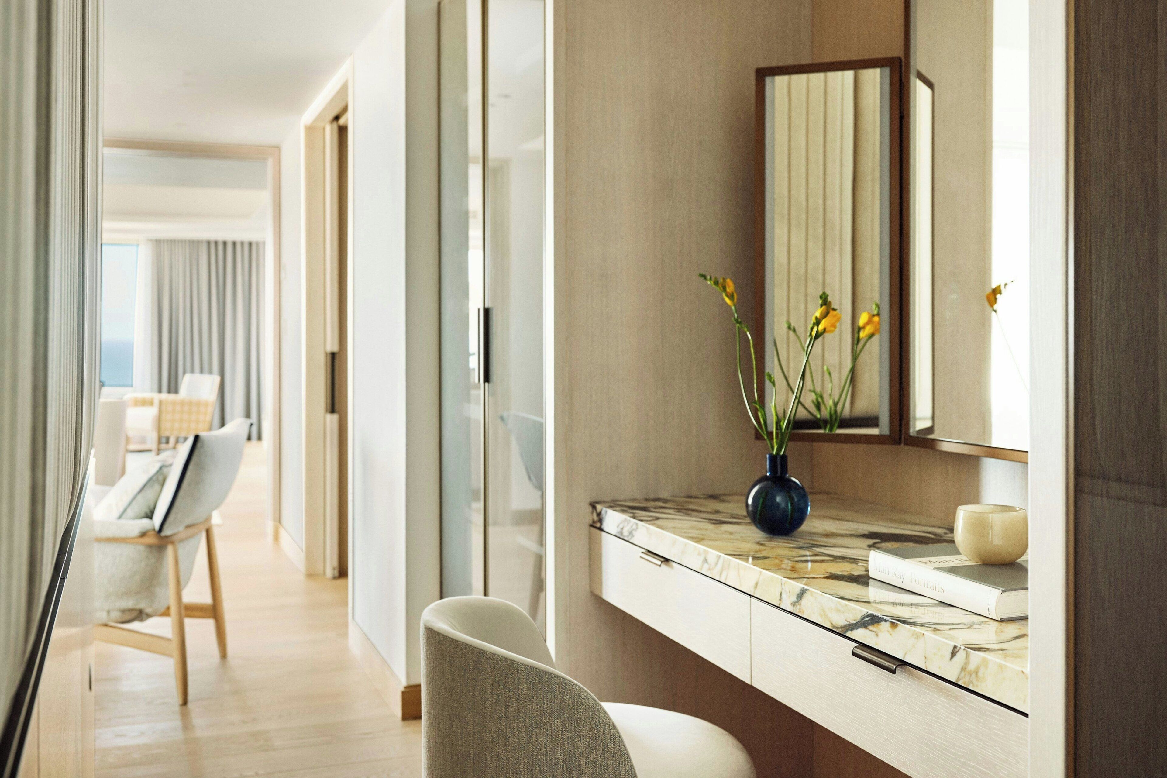 Suite Club, 1 quarto (Mediterranean,Club Level,Larger) | Roupa de alta qualidade, minibar, cofre no quarto 