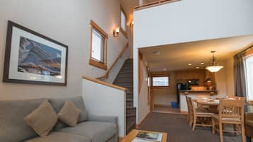 Condo premier, 2 quartos (Loft) | 1 quarto, roupas de cama premium, ferros/tábuas de passar roupa