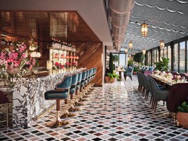 Pequeno-almoço preparado no momento mediante uma taxa 