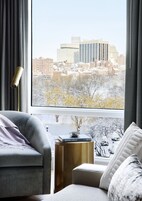 Quarto, no canto (House) | Lençóis italianos Frette, roupa de alta qualidade, edredões de penas 